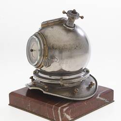 Mantel Clock - Divers Helmet, France, circa 1890