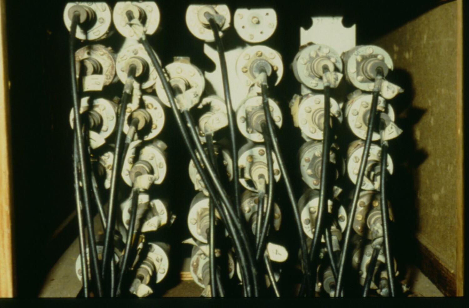 Transducer Crystal - CSIRAC, Mercury Delay Line Main Memory, 'Hot' Box ...