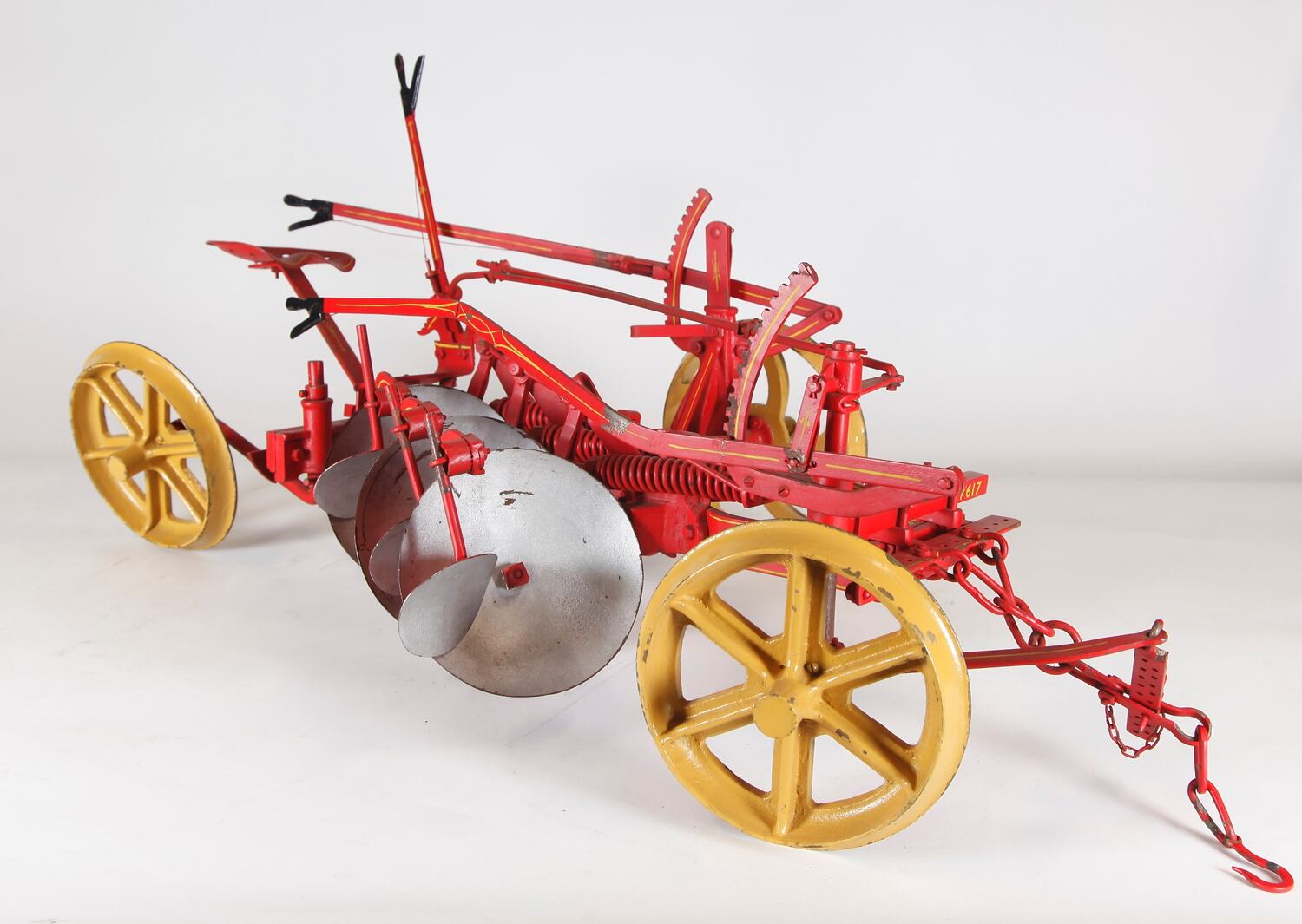 Disc Plough Model - H.V. McKay, 'Sunrise', Riding 3-Furrow, Stump Jump ...