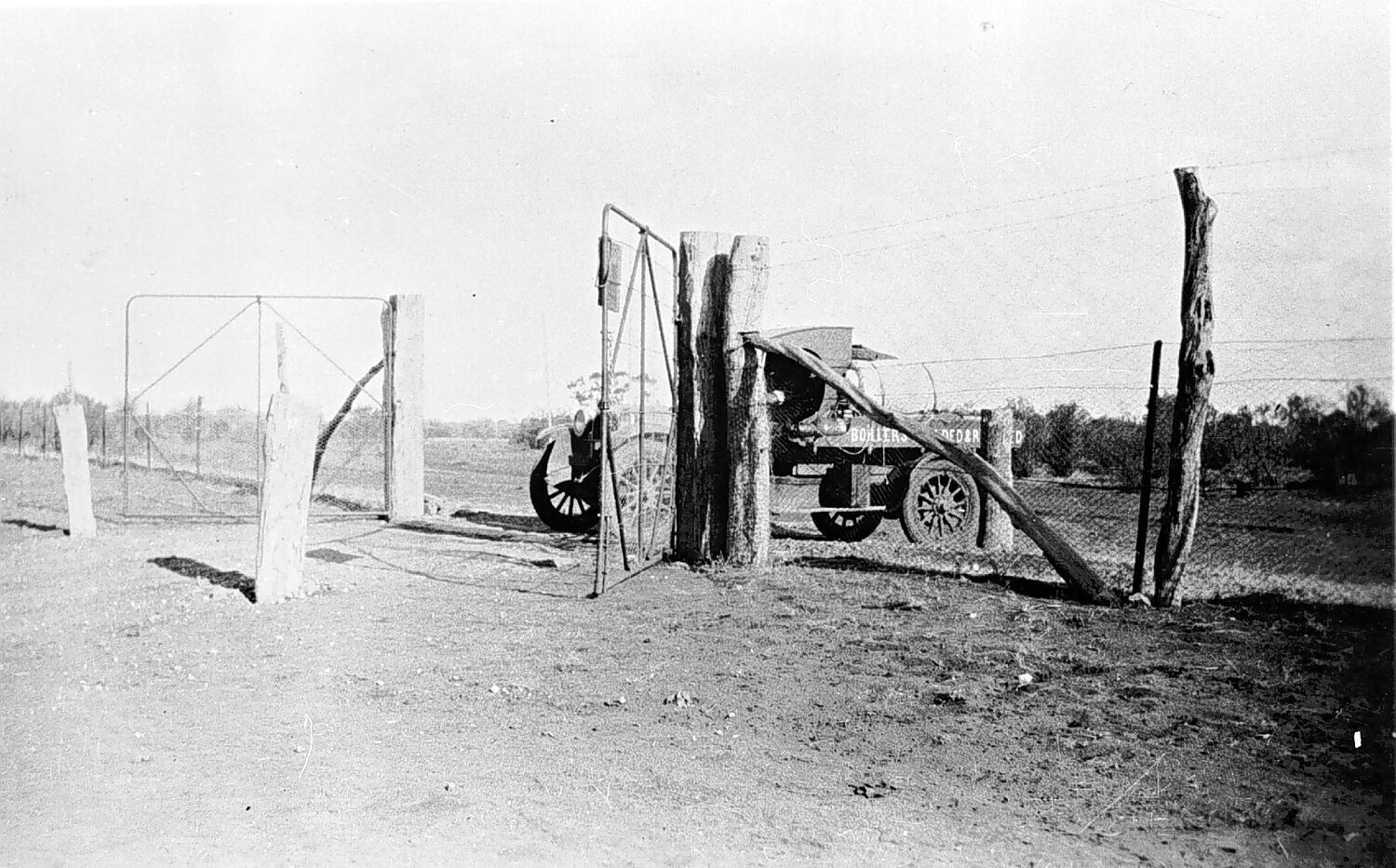Negative - Hungerford Gate on The Dowling Track, Border of New South ...