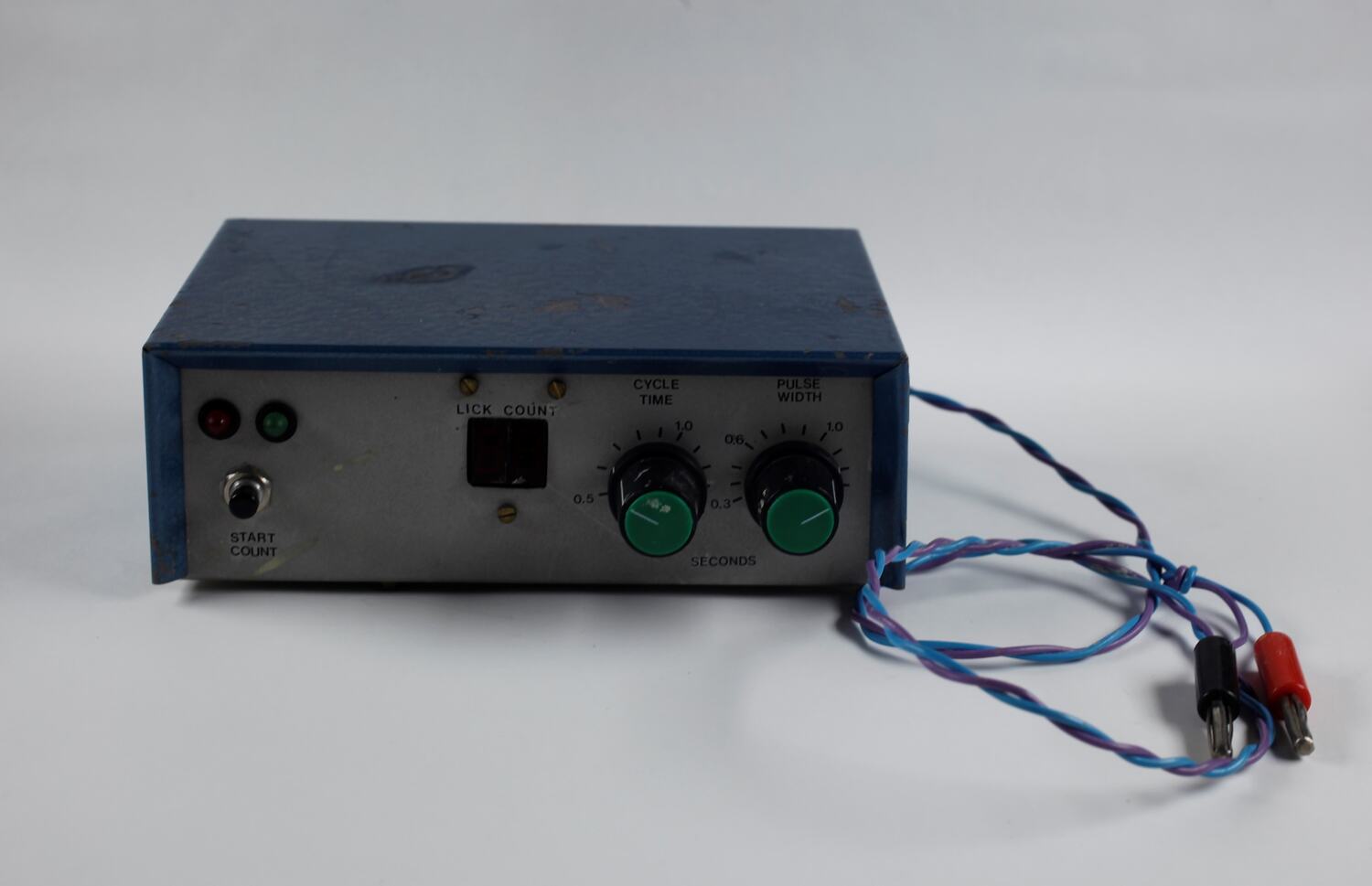 Response Box - Experimental Equipment, Cats, early 1970s