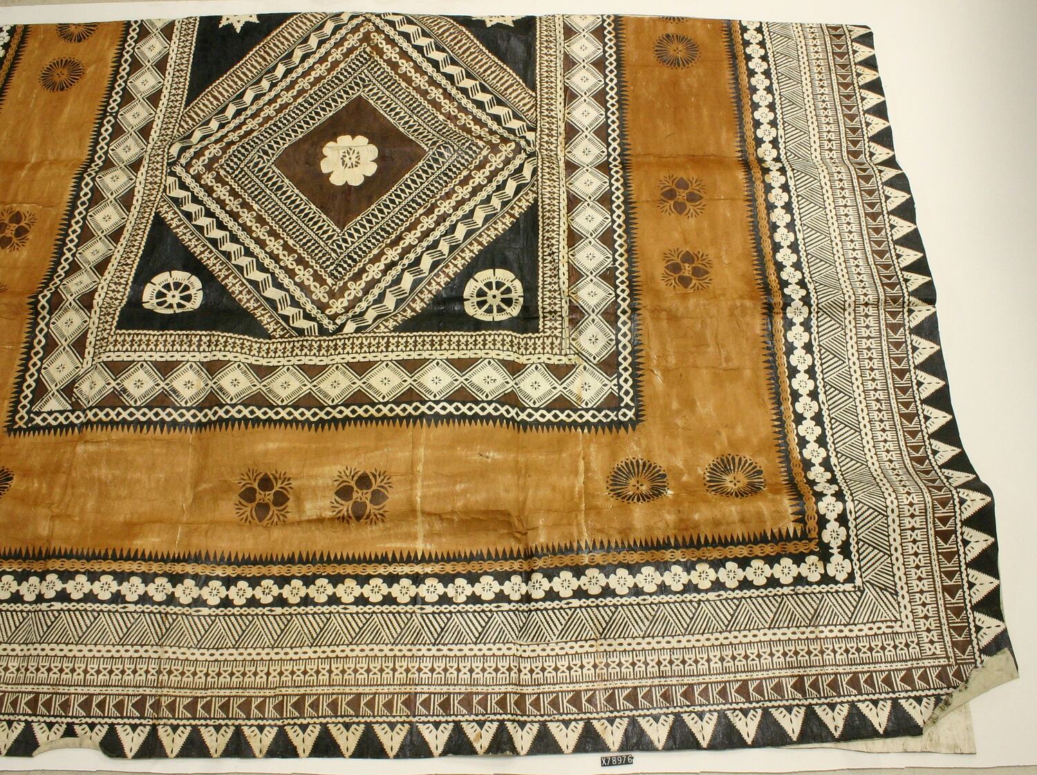 Masi kuvui | Bark cloth. Nayau Island, Northern Lau, Lau Province, Fiji ...