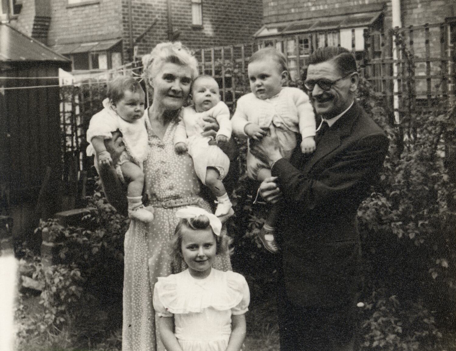 Photograph - Eileen & Tom Nevin with their Grandchildren, Middlesex ...