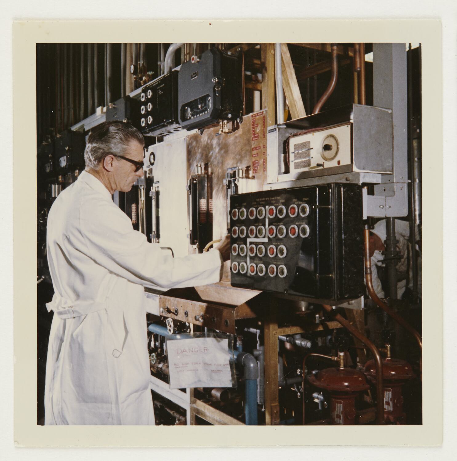 Photograph - Worker Adjusting Flow Rater, Building 20, Kodak Factory ...
