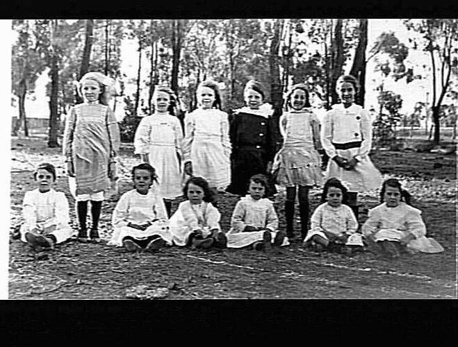 Negative - by Lilian L. Pitts, Merrigum, Victoria, circa 1910s