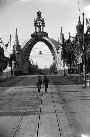 Glass Stereograph Negative - Federation Celebrations, Queen's Arch, by ...