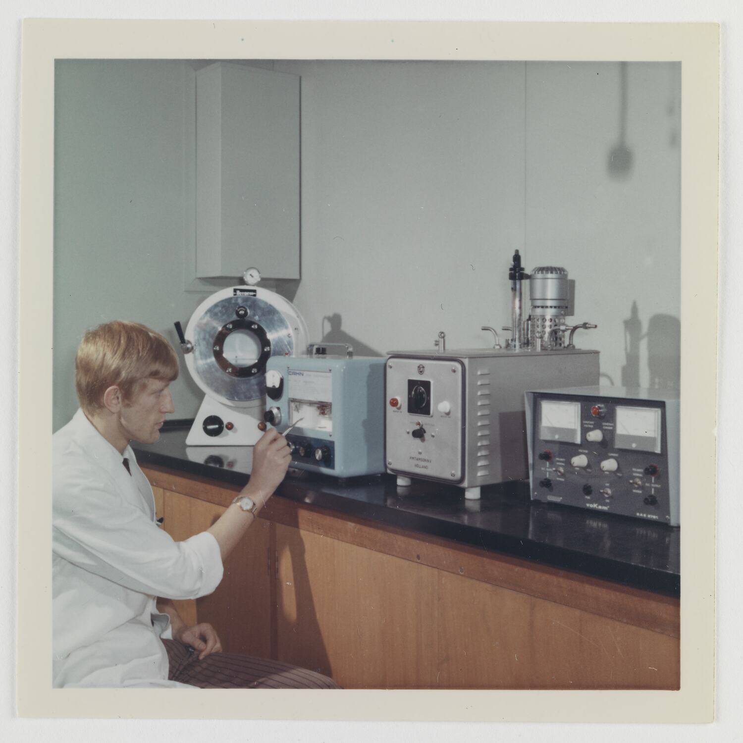 Photograph - Kodak Australasia Pty Ltd, Instrumental Analysis, Research ...