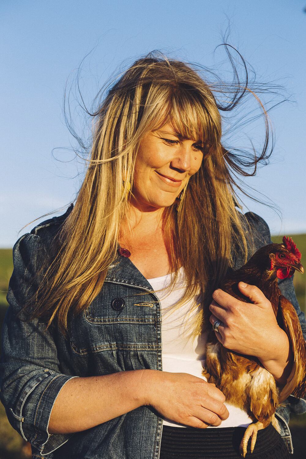Digital Photograph - Amy Paul and Chicken, Walkerville, Victoria, 20 ...