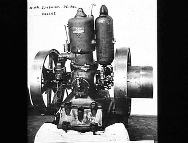 Photograph - Sunshine Harvester Works, Sunshine Petrol Engine on ...