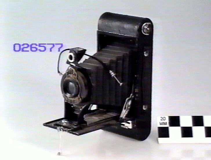 Folding Camera - Kodak, Brownie, 'Autographic', No. 2C, circa 1920