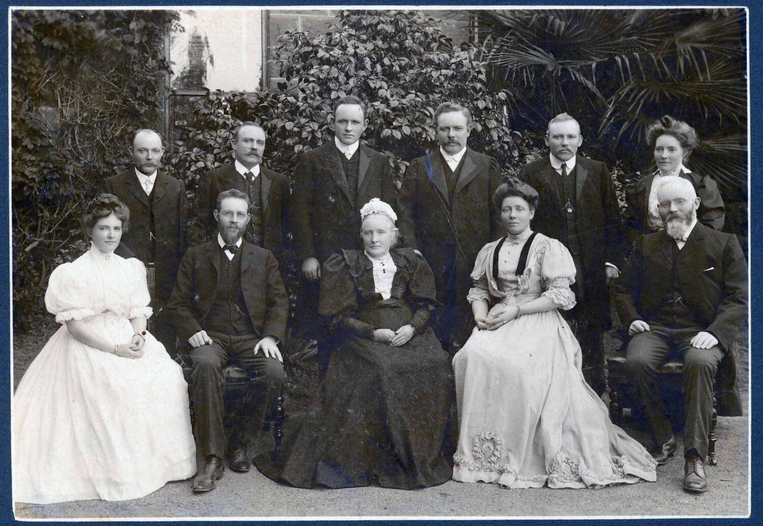 Portrait - McKay Family, Drummartin, Victoria, 1906