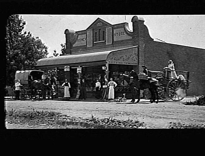 Negative - by Lilian L. Pitts, Merrigum, Victoria, 1910-1920