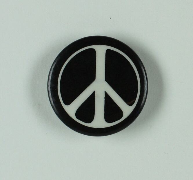 Badge - Peace Symbol, circa 1963-1965