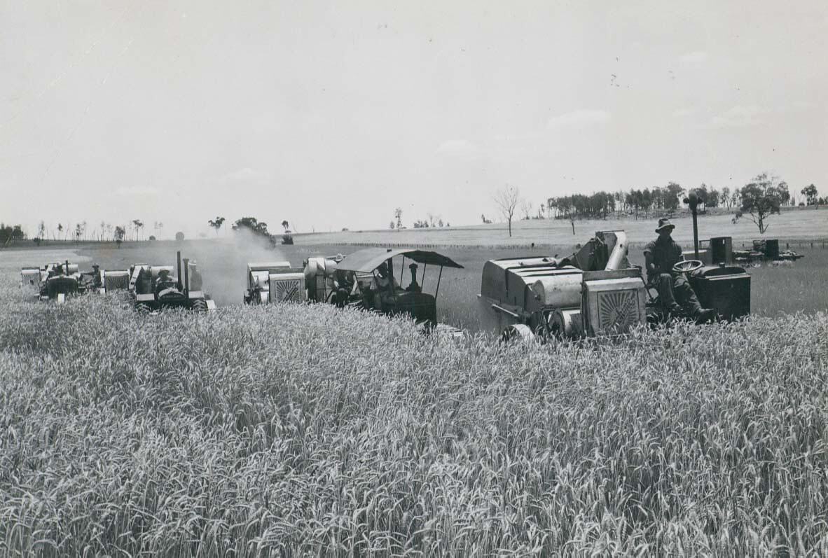 Photograph - H.V. McKay, Sunshine Auto Header, circa 1935