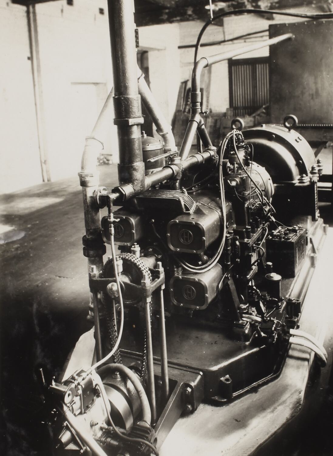 Photograph - Crankless Engines (Australia) Pty Ltd, 8-Cylinder Gas ...