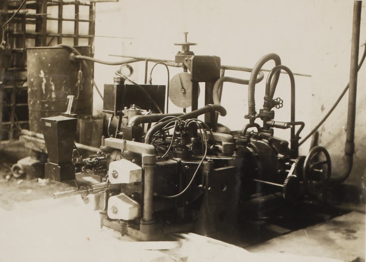 Photograph - Crankless Engines (Australia) Pty Ltd, 8-Cylinder Petrol ...