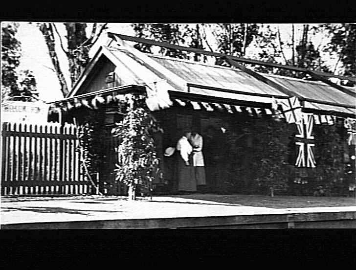 Negative - by Lilian L. Pitts, Merrigum, Victoria, circa 1910s