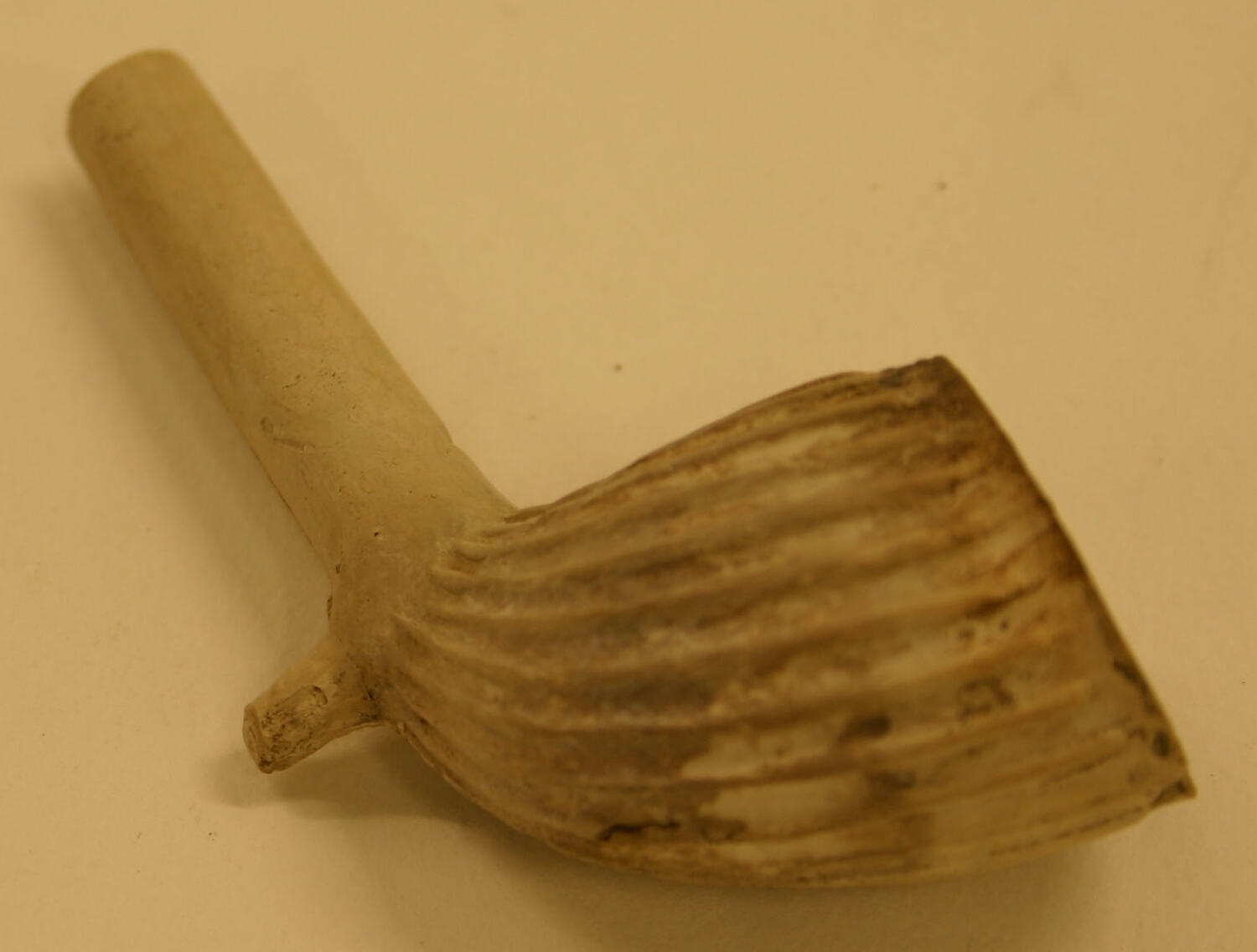 Pipe - Kaolin, Moulded, Petals (Fragment)