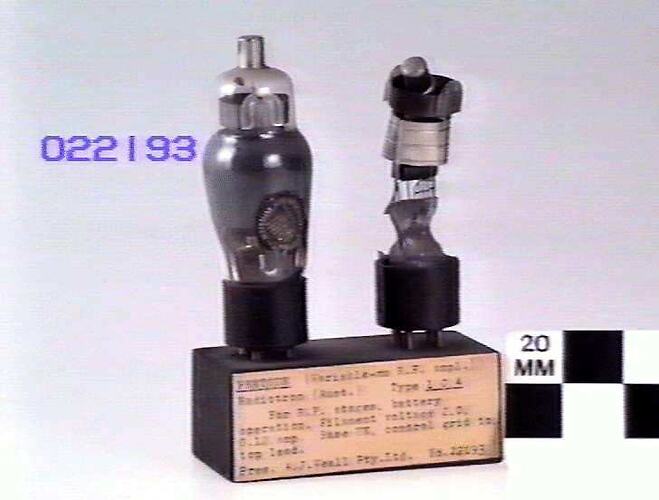 Electronic Valves - Radiotron, Pentode, Type 1C4, 1935 - 1937