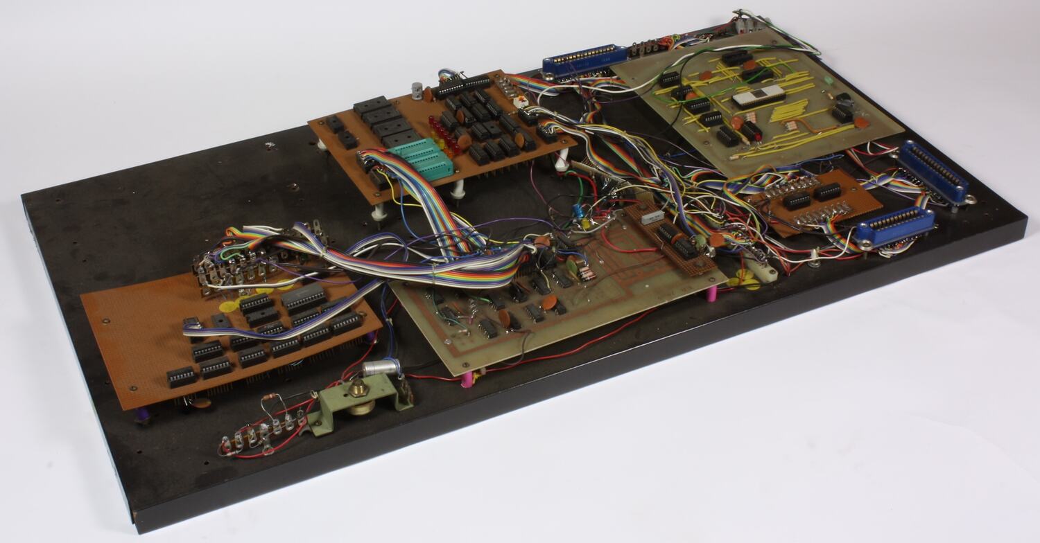 Microcomputer - Home-Brew, COSMAC Elf, 1976-1982