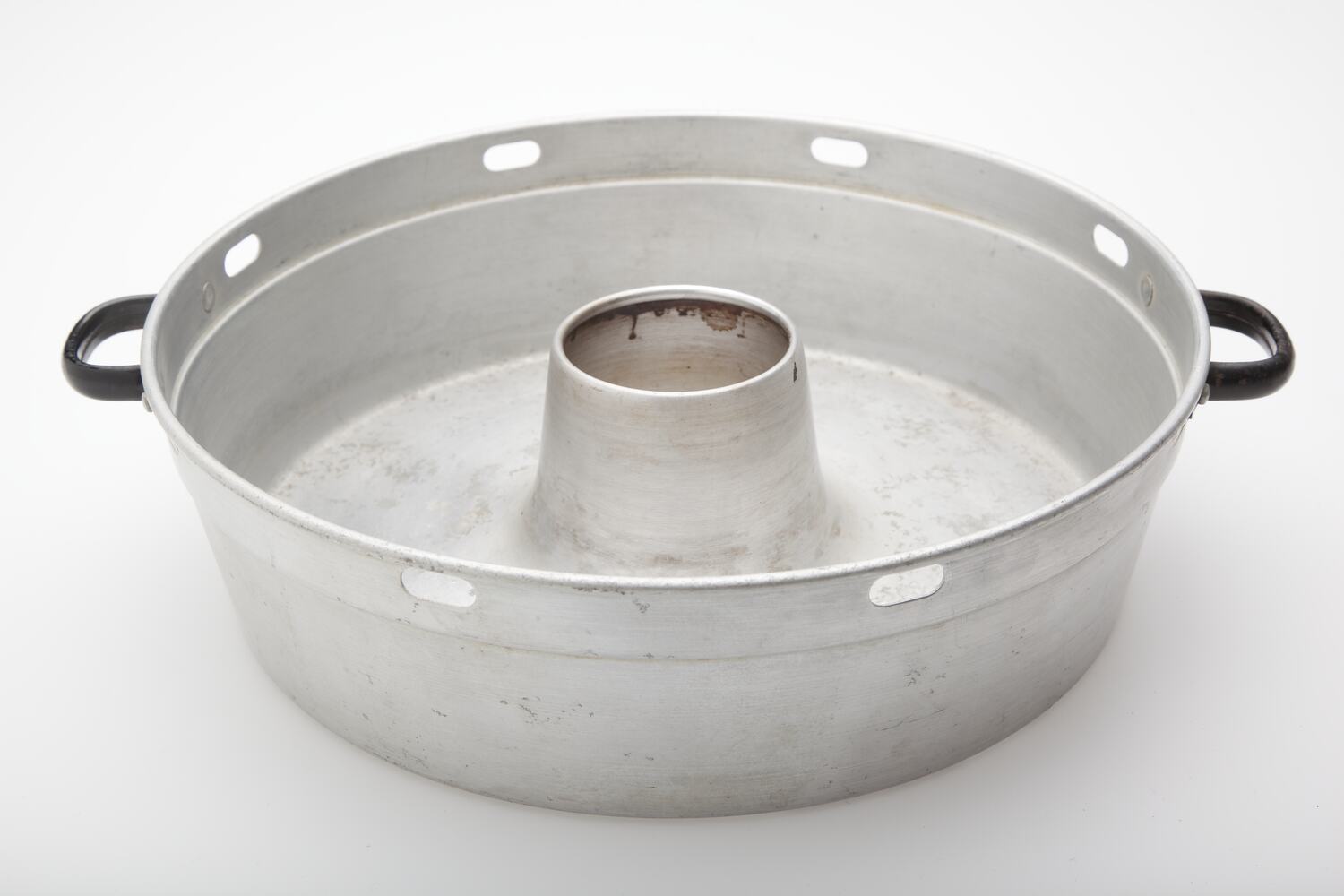 Tube Pan - Kuchenwunder, Jenaer Glass, circa 1920s