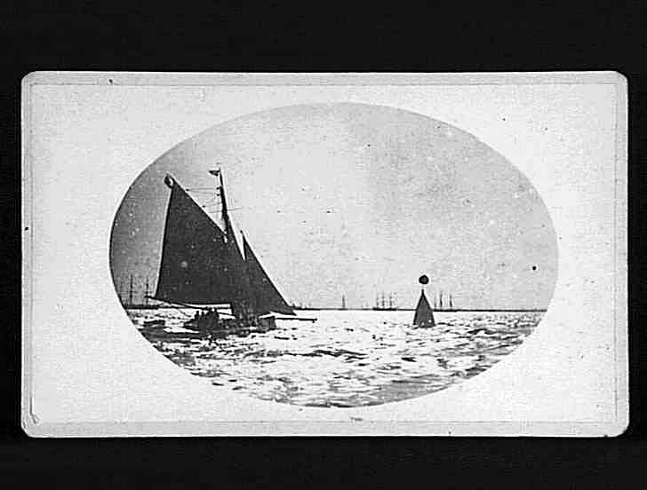 Carte de Visite - 'Erin', Cutter Yacht, St Kilda, Victoria, 1854-1890