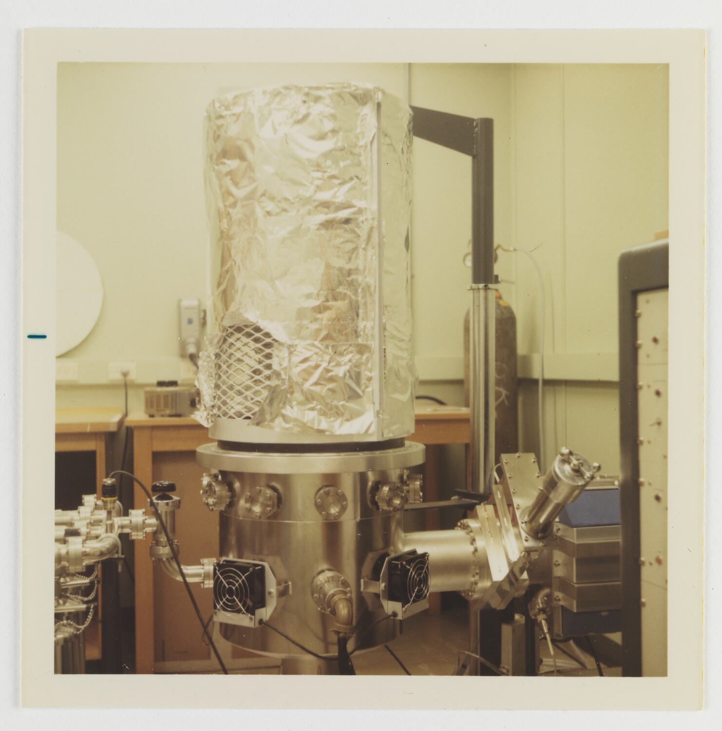 Photograph - Kodak Australasia Pty Ltd, Electron Microscope, Research ...