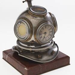 Mantel Clock - Divers Helmet, France, circa 1890