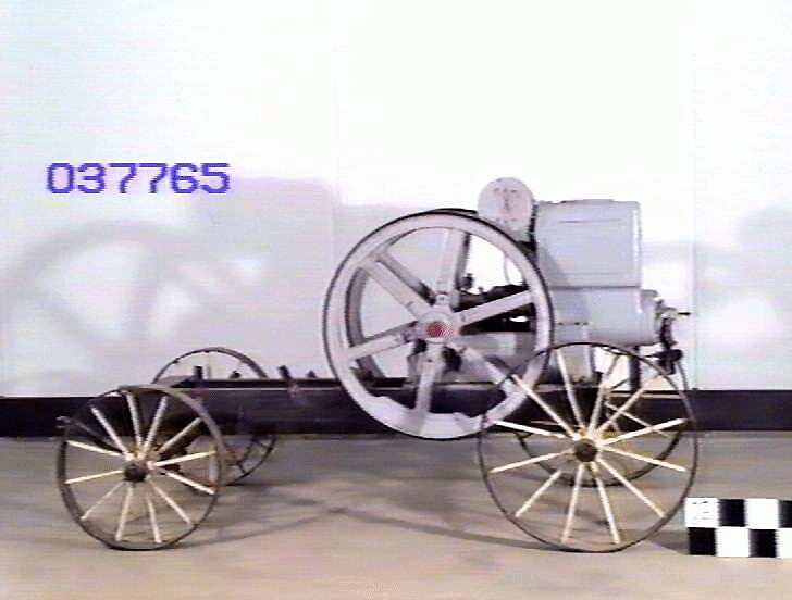 Portable Oil Engine - Foos Gas Engine Co., 'Junior', Single-Cylinder ...