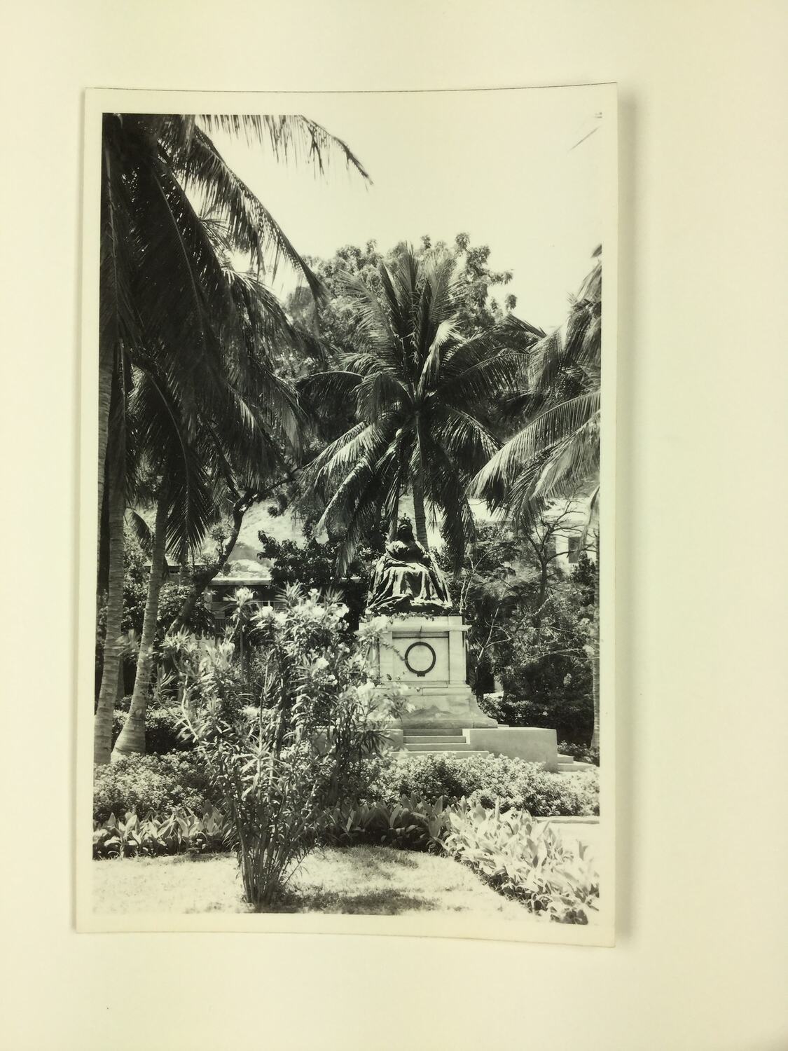 Postcard - Queen Victoria's Memorial, Aden, 1967