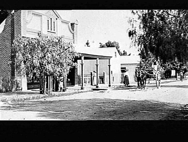 Negative - by Lilian L. Pitts, Merrigum, Victoria, 1910-1920