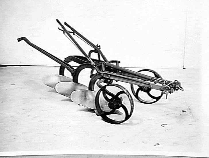 Photograph - Sunshine Harvester Works, Farm Equipment Manufacture ...