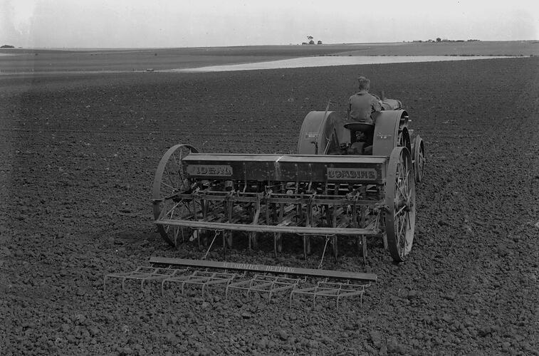 Negative - International Harvester, GL-26 Levelling Harrow & WD-40 ...