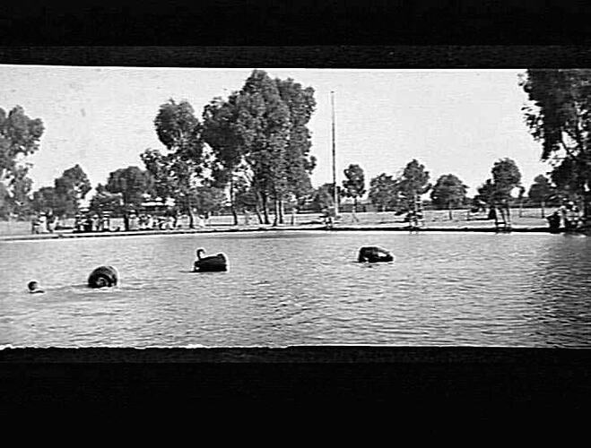 Negative - by Lilian L. Pitts, Merrigum, Victoria, circa 1910s