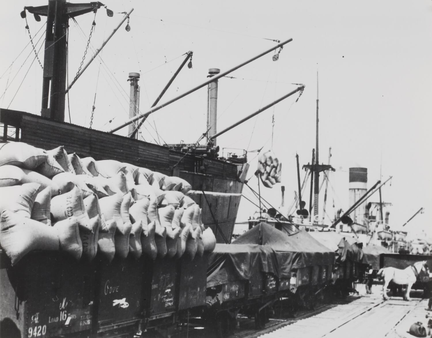 Photograph - Loading Cargo onto a Ship, Melbourne, Victoria, 1920-1939